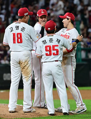 [사진]SSG 랜더스,'수원으로 가자고!' - OSEN