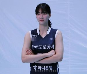 ‘연봉 퀸’ 강소휘의 이적 후 첫 승 신고…”배구 말고 신경 쓸 게 없다” 대만족 [KOVO컵] - OSEN