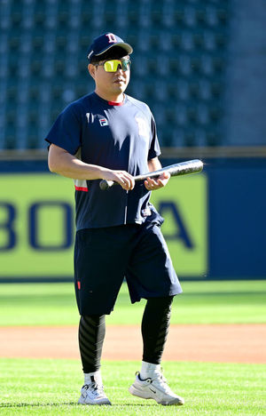 ‘두산 날벼락’ 152억 포수, 대타도 힘들다 “준PO 맞춰서 준비중, 수비는 되는데 타격이…” [WC1] - OSEN
