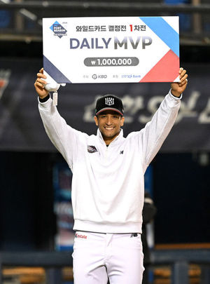 “한국시리즈까지 던지겠다” KKKKKKKKK 또 빅게임 지배! 사상 최초 5위의 업셋을 꿈꾸게 하다 [WC1] - OSEN