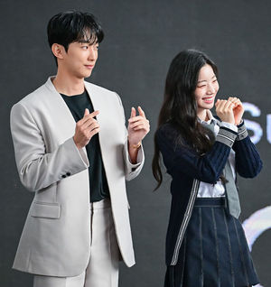 [사진]진영-트와이스 다현, 'BIFF 사랑해요' - OSEN