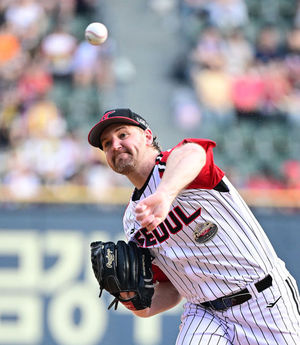 ‘사상 첫 WC 업셋’ KT, 내일 ‘디펜딩 챔피언’ LG와 PO 진출 놓고 첫 격돌…1차전 선발 엔스-고영표 [준PO] - OSEN