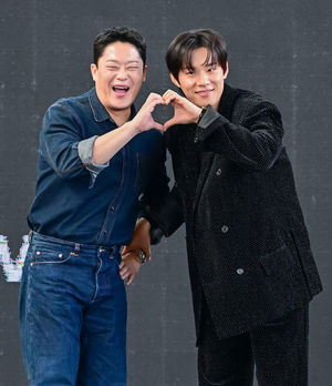 [사진]임성재-김성철, 'BIFF 팬들에게 하트' - OSEN