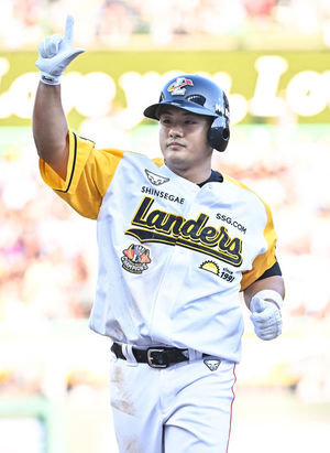 ‘1일1깡’ 우타 거포 기대주였는데…‘NC→두산→SSG’ 100억 FA 보상선수, 왜 방출 통보 받았을까 - OSEN