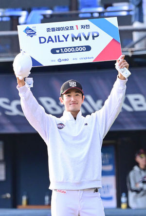 [사진]고영표,'준플레이오프 1차전 승리의 MVP' - OSEN