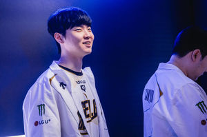 [롤드컵] 젠지, LCK 내전서 한화생명에 2-1 역스윕...8강 녹아웃 진출(종합) - OSEN