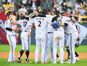 [사진]LG, '준PO 2차전 7-2로 기분 좋은 승리' - OSEN