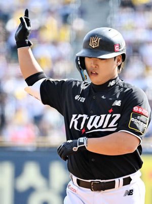 강백호 2번 전진 배치+‘살아난’ 황재균 5번 중책, ‘100% 확률 도전’ KT 라인업 확 바뀌었다 [준PO3] - OSEN