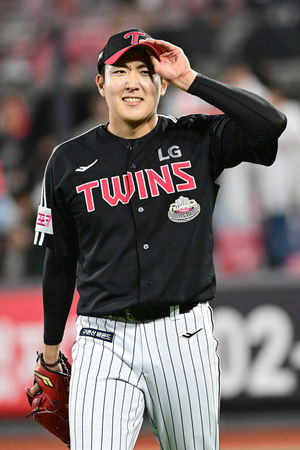 ‘KKKKKKK’ 데뷔 첫 PS 등판 맞아, 5⅓이닝 무실점→10년 만에 진기록 승리 “긴장 보다 설렘이 컸다” [준PO3] - OSEN