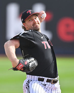 [사진]LG 선발 엔스,'준PO 내가 마무리한다' - OSEN