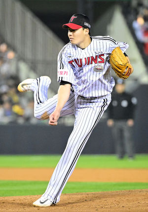 [사진]벼랑 끝 준PO 5차전 선발 LG 임찬규 - OSEN