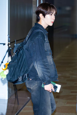 [사진]NCT 위시 료,'빠른 걸음으로 출국길 올라' - OSEN