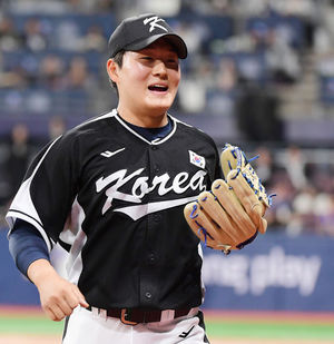 다저스 무찌른 그날 재현할까…‘1R 지명→올스타→최연소 10SV’ 19세 클로저, 신인 유일 태극마크 새기다 - OSEN