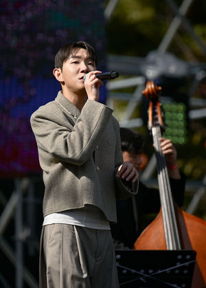 [사진]노래하는 한석규 One Way - OSEN