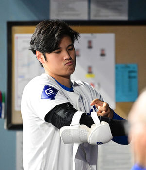 가을 오타니 왜 이러나…“여유 없어 보였다” 무안타 침묵에 감독도 낙담, PS 타율 .222까지 떨어졌다 - OSEN