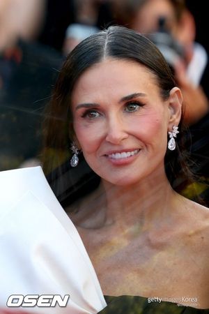 '7억 전신성형' 여배우, 노출 연기에 10kg 빠졌다.."모든 것 쏟아부어"(서브스턴스) - OSEN