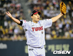 2002년 눈물 펑펑→22년 후 '가을 MVP', 복수할까...패배=탈락, 벼랑 끝 선발이다 - OSEN