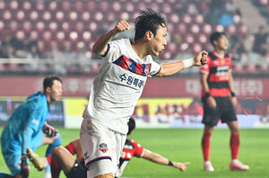 [사진] 수원FC 김주엽, 동점골 성공 환호 - OSEN