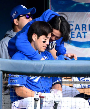 강민호 홈런 쾅! 드디어 KS 한풀이…구자욱, “민호 형 칠 줄 알았다. 내 마음속 MVP” [PO4] - OSEN