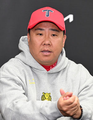 이범호 감독 결단, 주전 1루수 KS 1차전에 뺐다 "건창이가 더 경험 많고, 세밀한 플레이 필요" [KS1] - OSEN