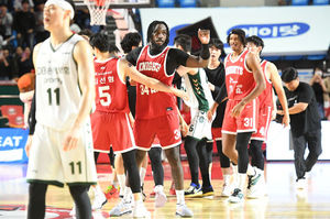 결국 잘하는 것 해낸 SK, 속공으로 '자멸' DB 잡았다 - OSEN