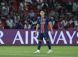 '준수한 활약 아쉬운 5호골' 이강인, PSG-에인트호번 1-1 무승부 - OSEN
