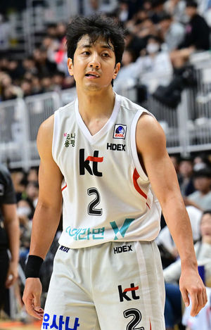 '해먼즈 고작 4점' 허훈 고군분투한 KT, 대만 타오위안에 70-91 완패...외인 싸움에서 밀렸다 - OSEN
