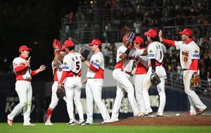 서스펜디드 이후 13-3, 확 살아난 KIA-팍 식은 삼성….KS 판이 바뀌었다, 이러다 4-0 시리즈 될라 - OSEN