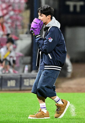 [사진]BTS 제이홉, '눈빛으로 제압한다' - OSEN