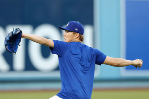 ML 진출 첫해 WS 무대 앞둔 '4500억 사나이' 야마모토, "통역 울게 하고 싶다" - OSEN