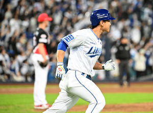 [사진]이성규,'ML 36승 라우어 상대로 대포 가동' - OSEN