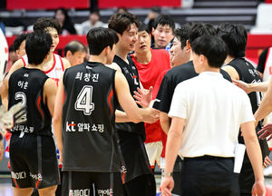 [사진]KT 소닉붐,'SK 상대 치열한 접전 77-75 승리' - OSEN