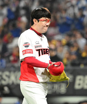 '빅게임 피처' 양현종이 이렇게 무너지다니…삼성한테 혼쭐났다, 충격의 2⅔이닝 5실점 강판 [KS5] - OSEN