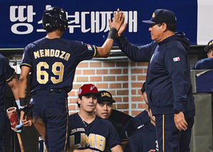 [사진] 팀 LMB 브라얀 멘도사, 득점 완성 - OSEN