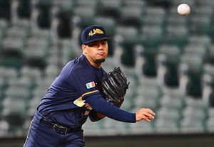 [사진] 역투하는 팀 LMB 안우아르 가르시아 - OSEN