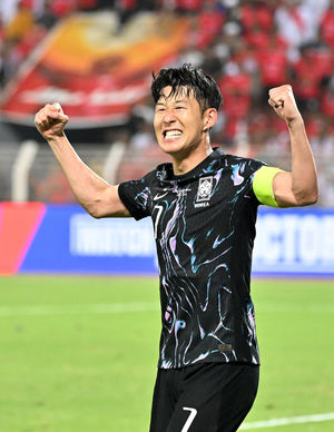 '이변 없다' 손흥민, AFC 올해의 국제 선수상 수상... 통산 4번째 영광[오!쎈 현장] - OSEN