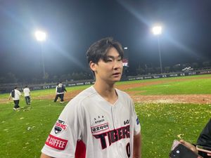 "KIA라서 이렇게 컸다" ERA 8.49 루키, KS 2승+153km 국대 괴물로 성장, 자양분은 대투수였다 - OSEN