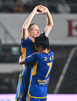 [사진] VAR 끝 골 인정 환호하는 루빅손 - OSEN