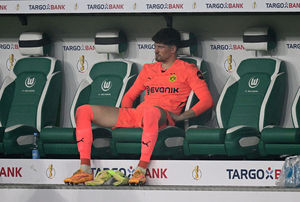 '공식전 3연패' 급격히 흔들리는 BVB, 주전 GK까지 '언해피' 띄웠다..."이적도 가능할 것" 분석 - OSEN