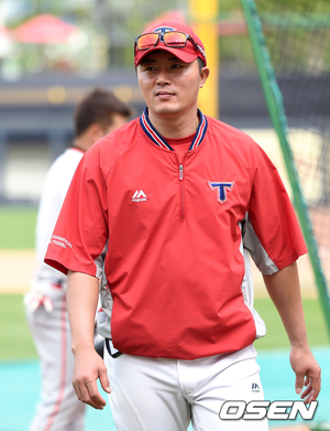 1군 수비코치 교체, NPB 수비전문가까지 초빙...챔프 KIA 최다실책 불명예 씻는다 - OSEN