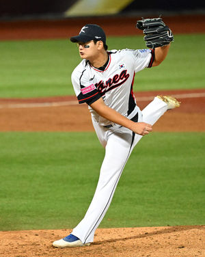 153km 강속구 쾅! 한화 유일 국대, 대만 압도했는데…왜 6구 만에 교체됐을까 [오!쎈 타이베이] - OSEN