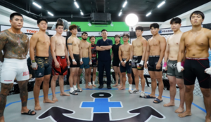 '여경 출신' 허유라, 여고생 유나연 꺾고 KMMA초대 여성부 스트로급 '챔피언' - OSEN