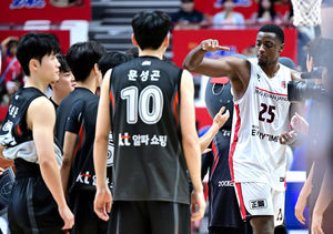 [사진]정관장 상대로 69-58 승리 거둔 KT - OSEN