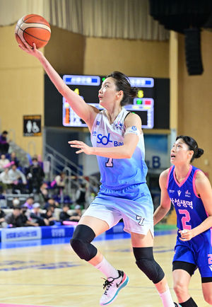 [사진]신지현, '연속으로 슛 성공' - OSEN