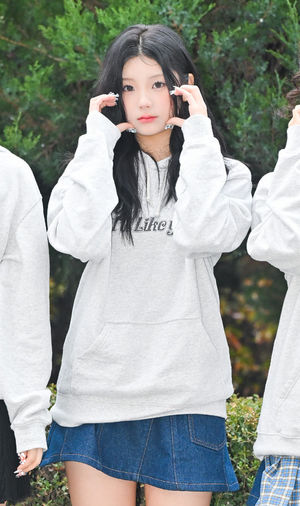 [사진]아일릿 원희,'러블리 하트' - OSEN