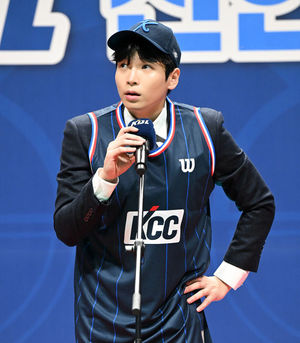 [사진]성균관대 이현호, 3라운드 10순위 KCC 지명 - OSEN