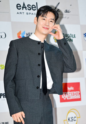 [사진]이제훈,'탈주로 황금촬영상 참석해요' - OSEN