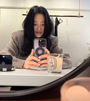 고현정, MZ감성 푹 빠졌어! 거울 셀카 완벽 정복! - OSEN