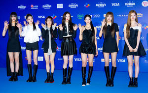 [사진]이즈나,'첫 데뷔 무대 기대하세요' - OSEN