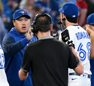 RYU 승리 지킨 105세이브 클로저, 결국 방출 통보 - OSEN